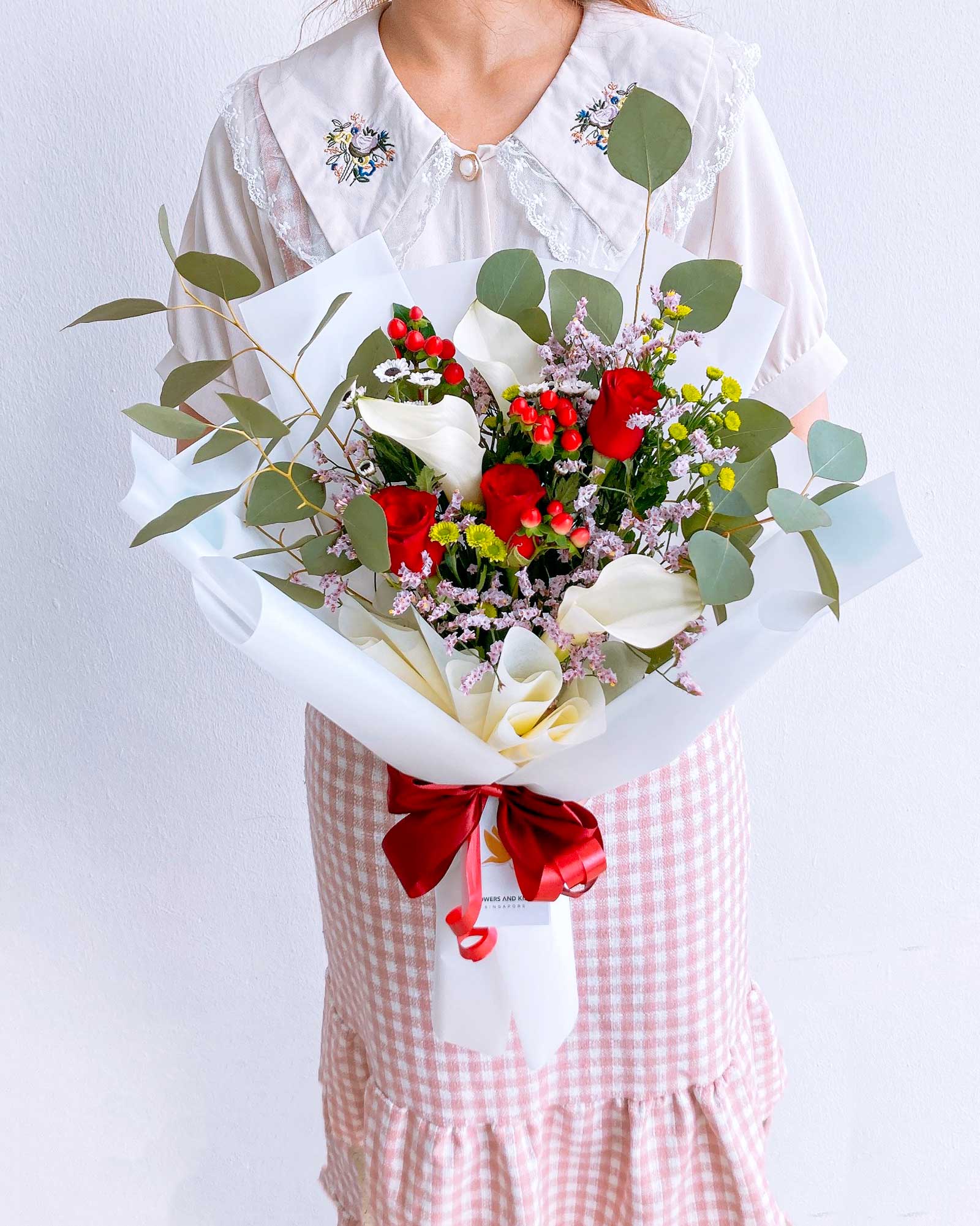 White Lilies and Roses | Flowers and Kisses