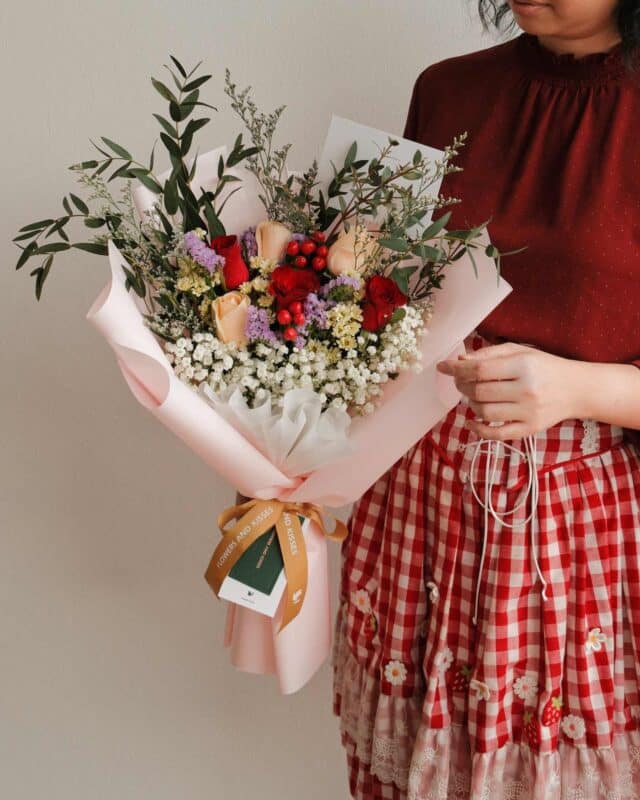 Ellie | Flowers and Kisses