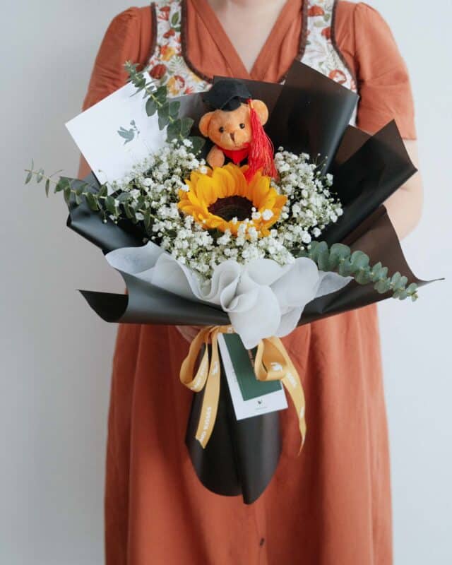 Jolly | Flowers and Kisses