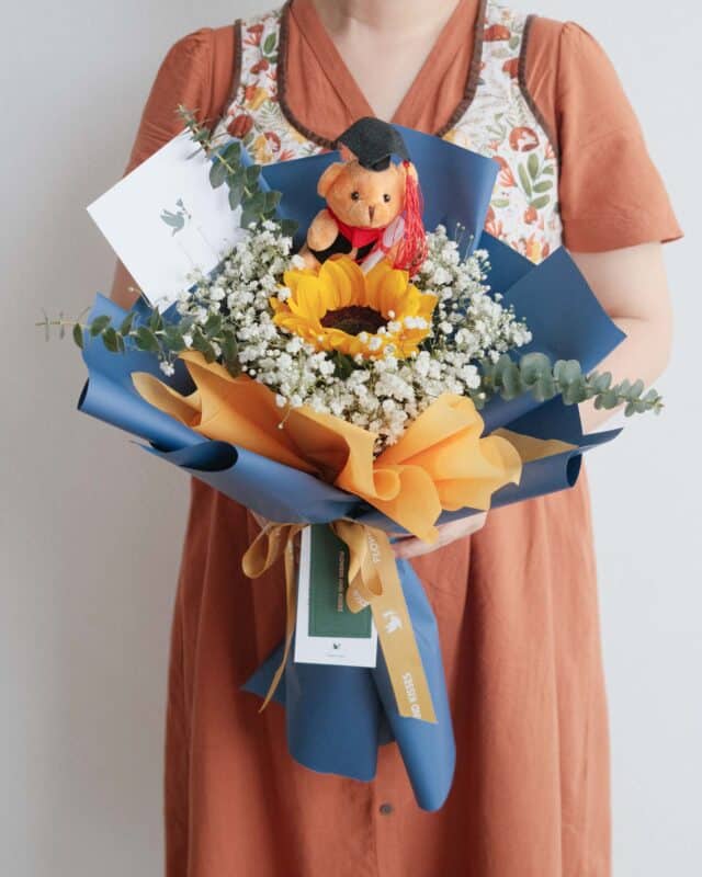 Jolly | Flowers and Kisses