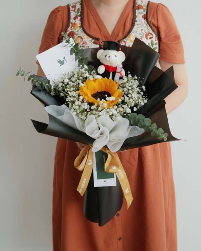 Jolly | Flowers and Kisses