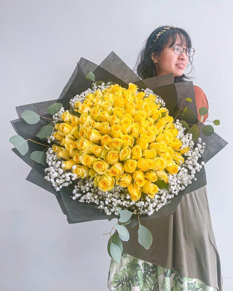 99 Rose Bouquet Singapore | Free Same Day Delivery | Flowers and Kisses