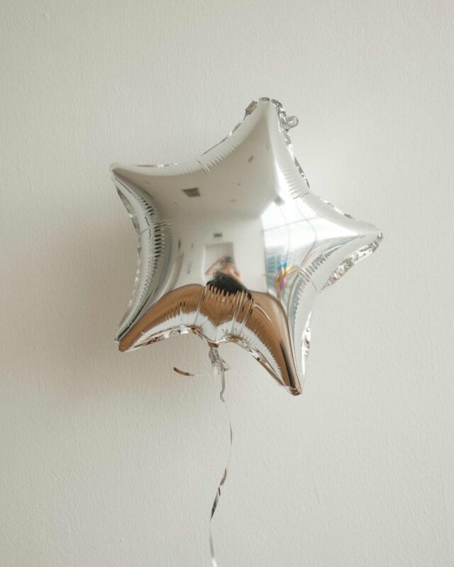 Metallic Star Foil Helium Balloon | Flowers and Kisses
