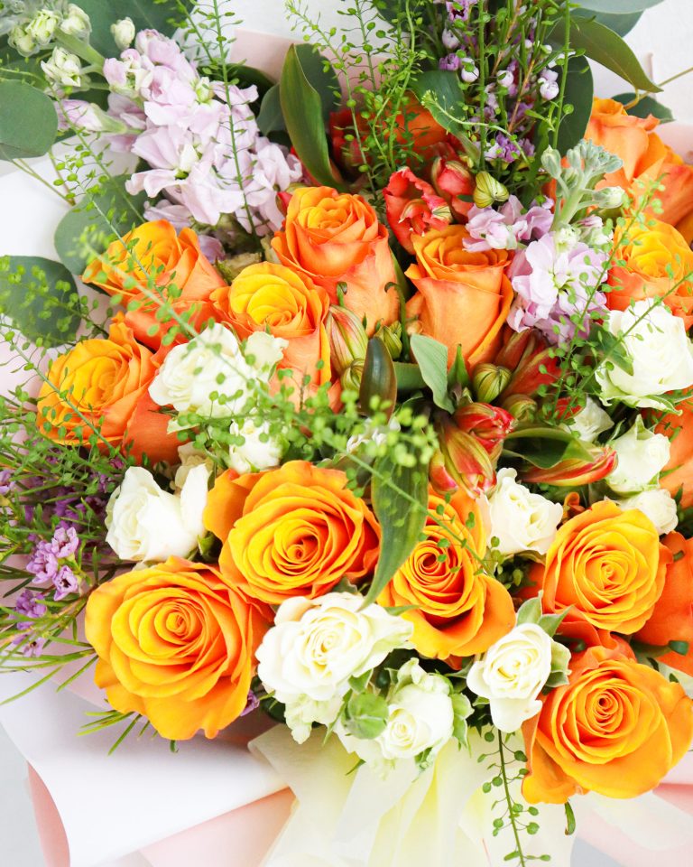 Order Hand Bouquets in Singapore | Flowers and Kisses