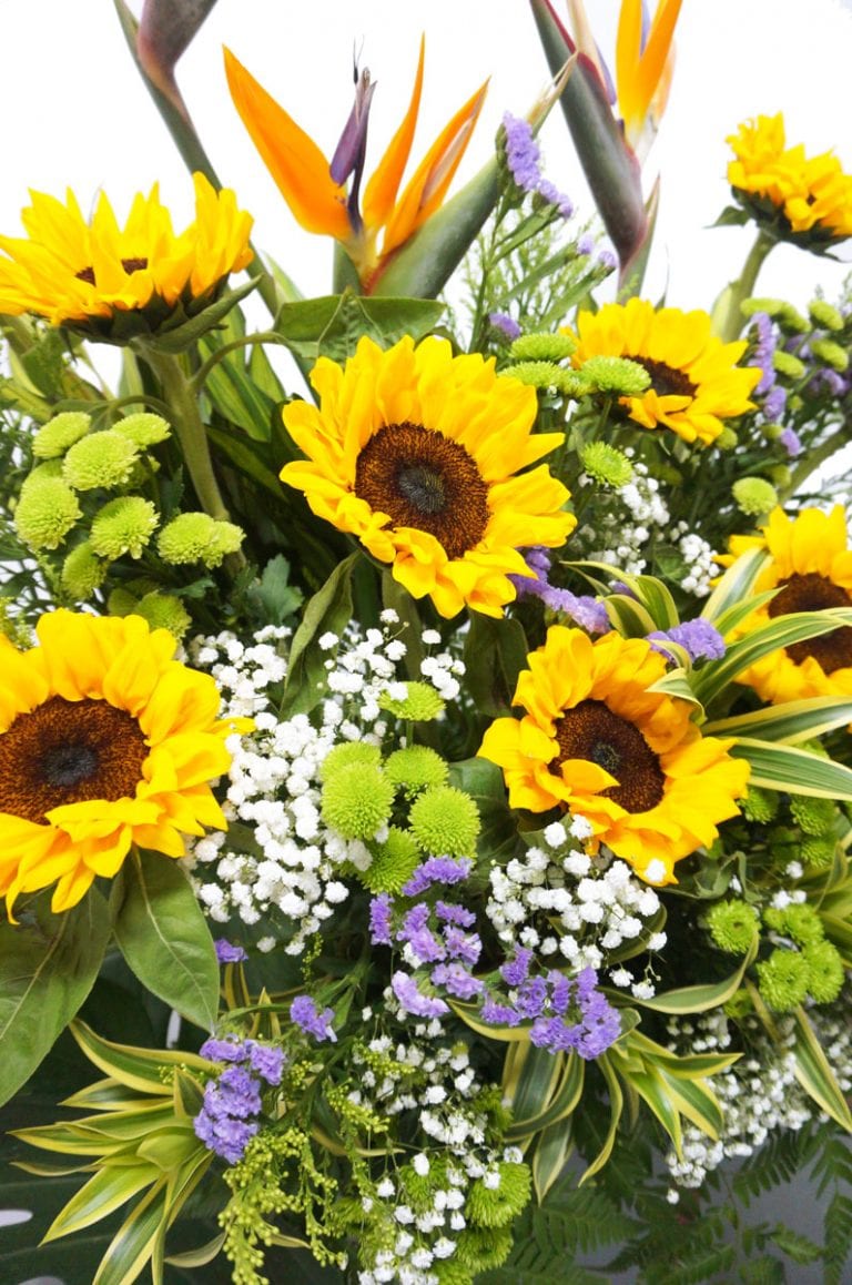 Unique Radiant Bouquet in Singapore | Flowers and Kisses