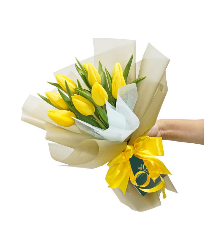 Cora | Flowers and Kisses