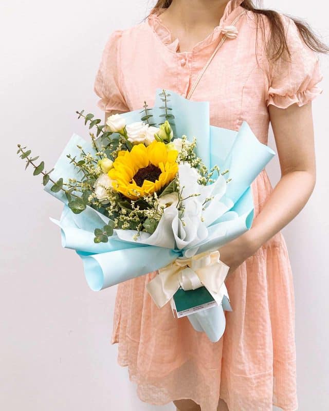 Oliver | Flowers and Kisses