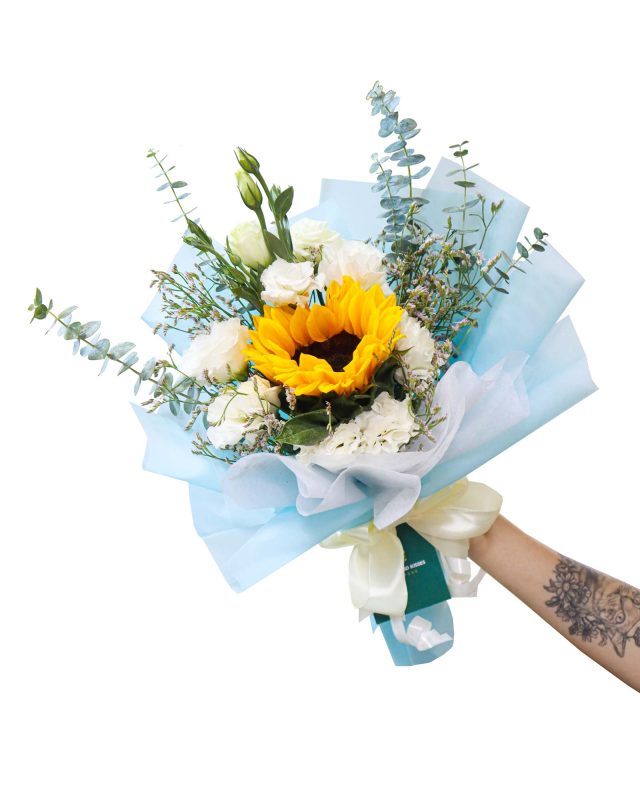 Oliver | Flowers and Kisses