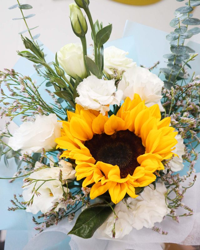 Oliver | Flowers and Kisses