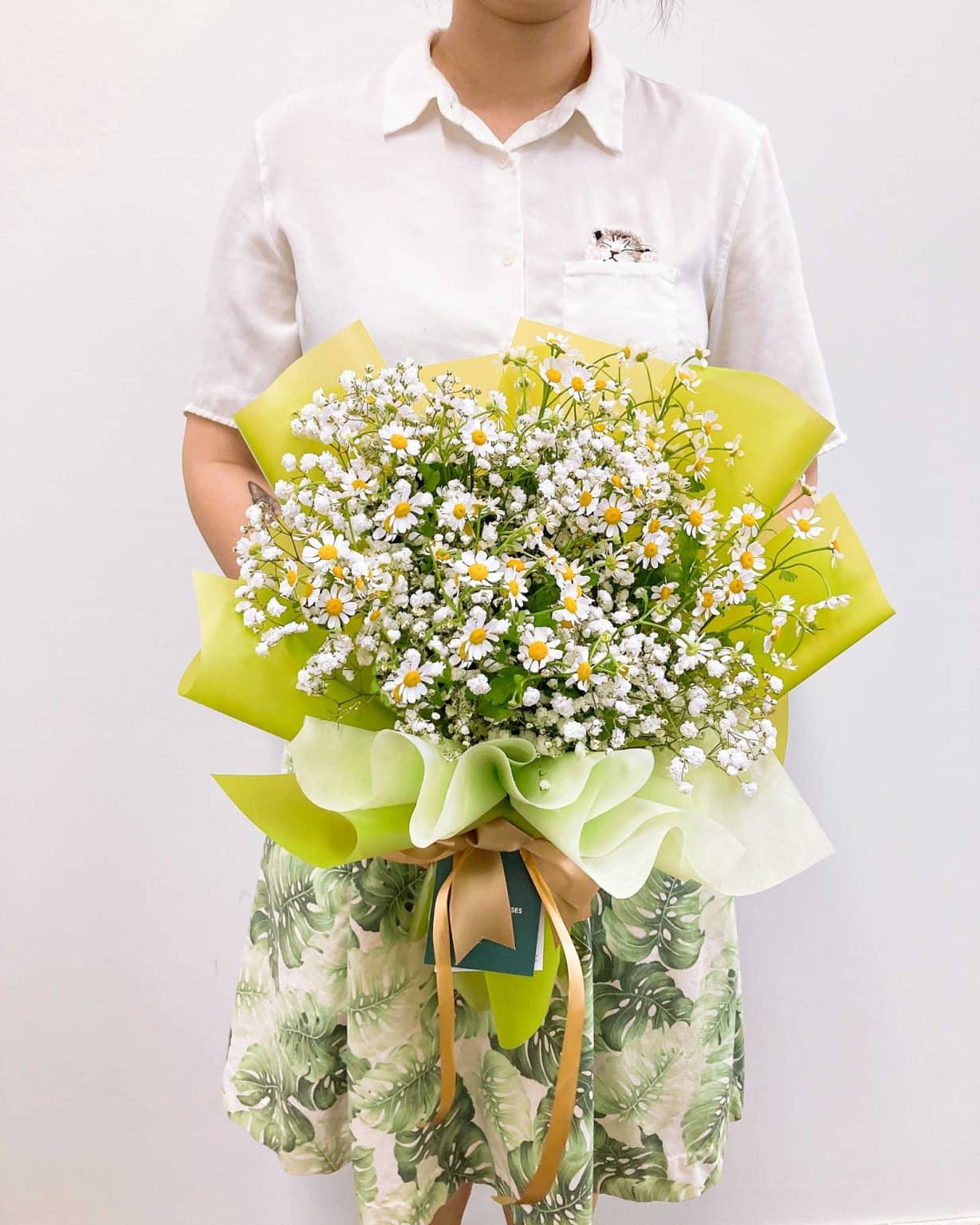 Order Hand Bouquets in Singapore | Flowers and Kisses
