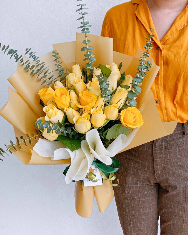 Leona | Flowers and Kisses