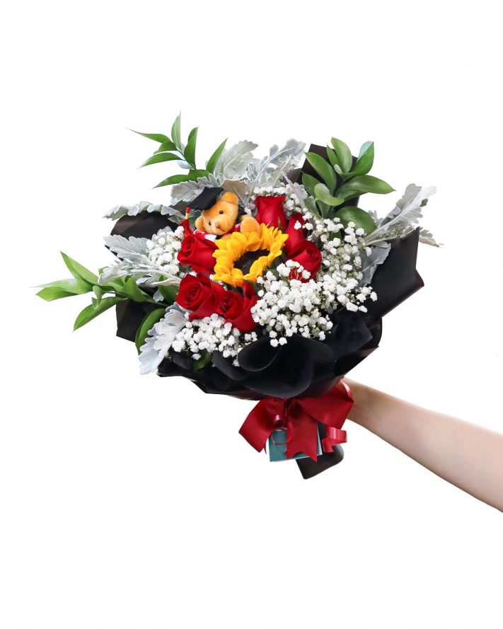 Graduation Flowers Bouquet in Singapore | Flowers and Kisses