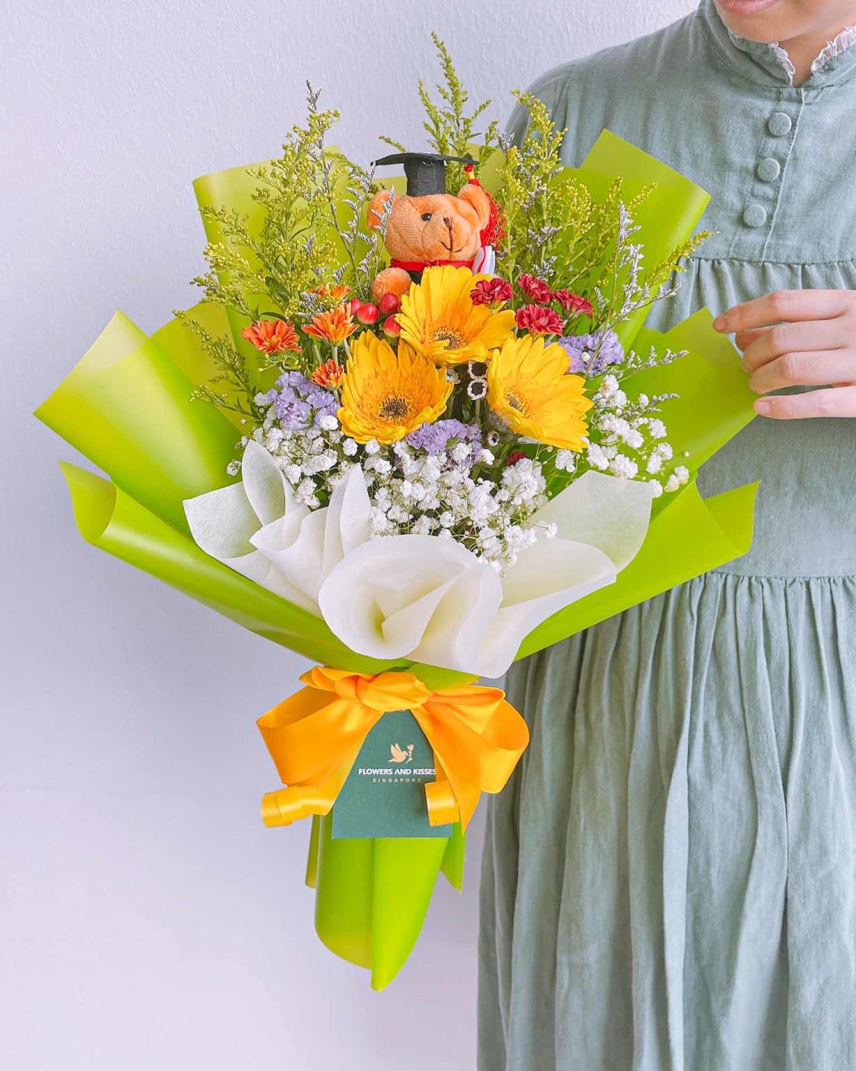 Graduation Yellow Daisy | Flowers and Kisses