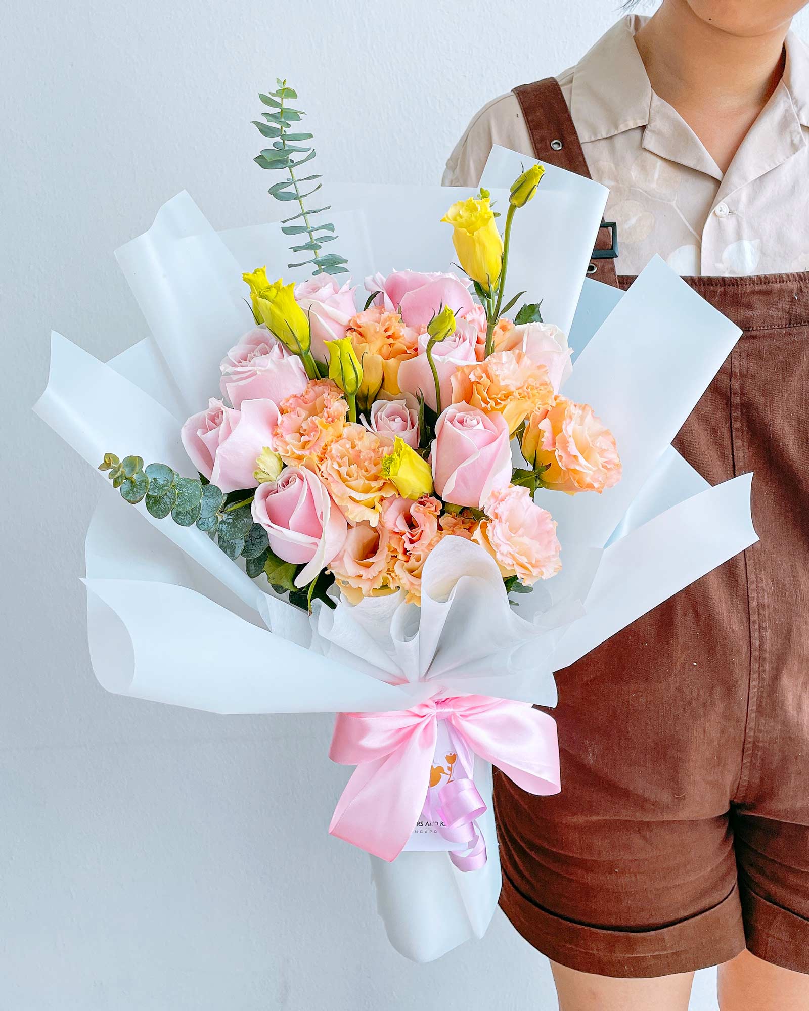Clara | Flowers and Kisses