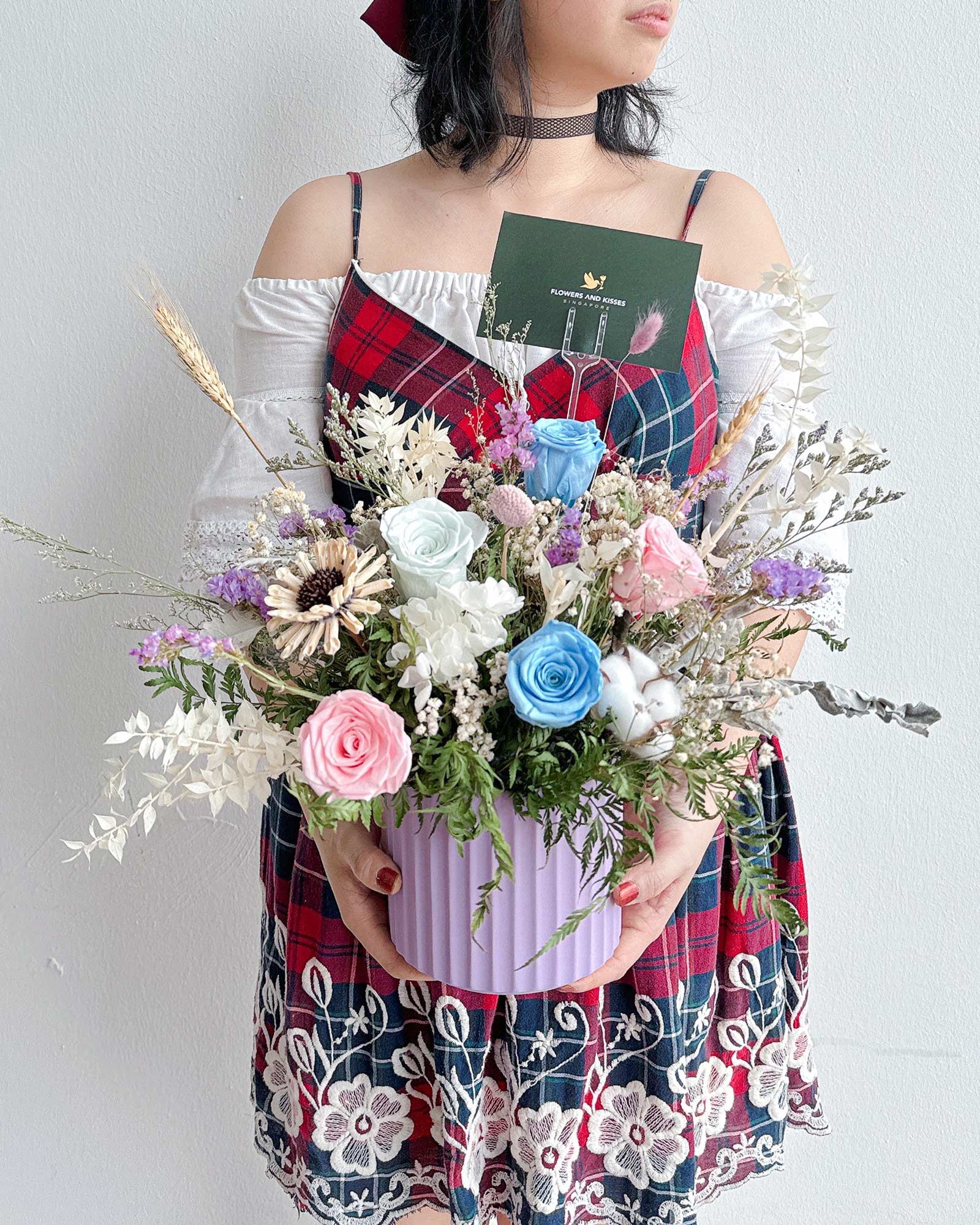 Stephanie (Dried & Preserved flowers) | Flowers and Kisses
