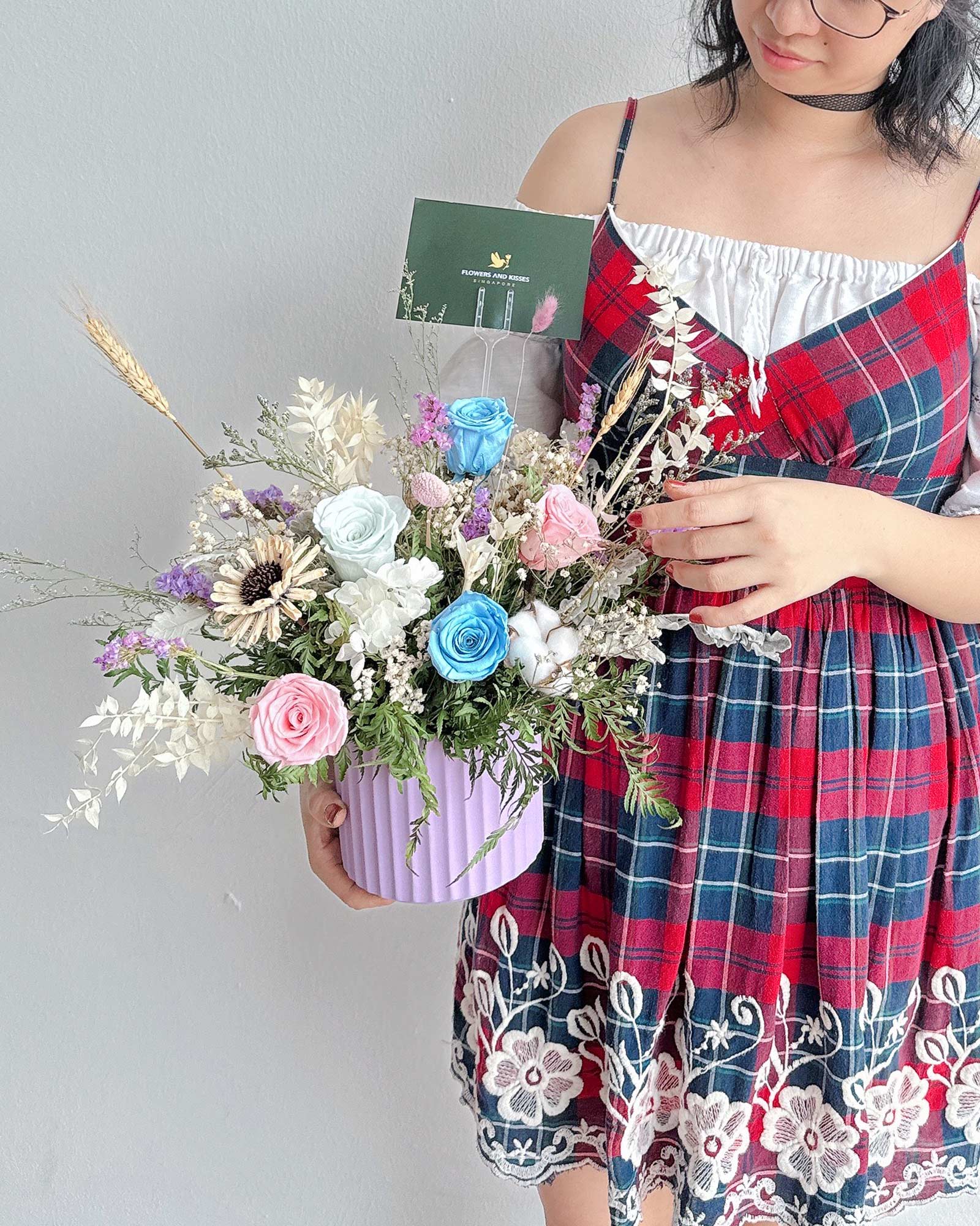 Stephanie (Dried & Preserved flowers) | Flowers and Kisses