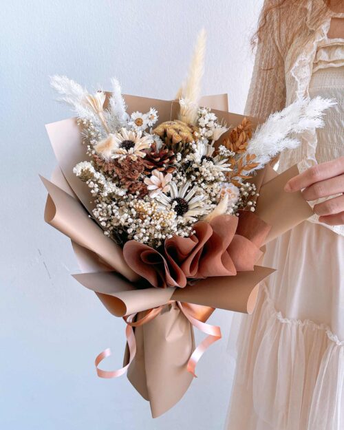 Freya | Dried & Preserved Flowers | Flowers and Kisses