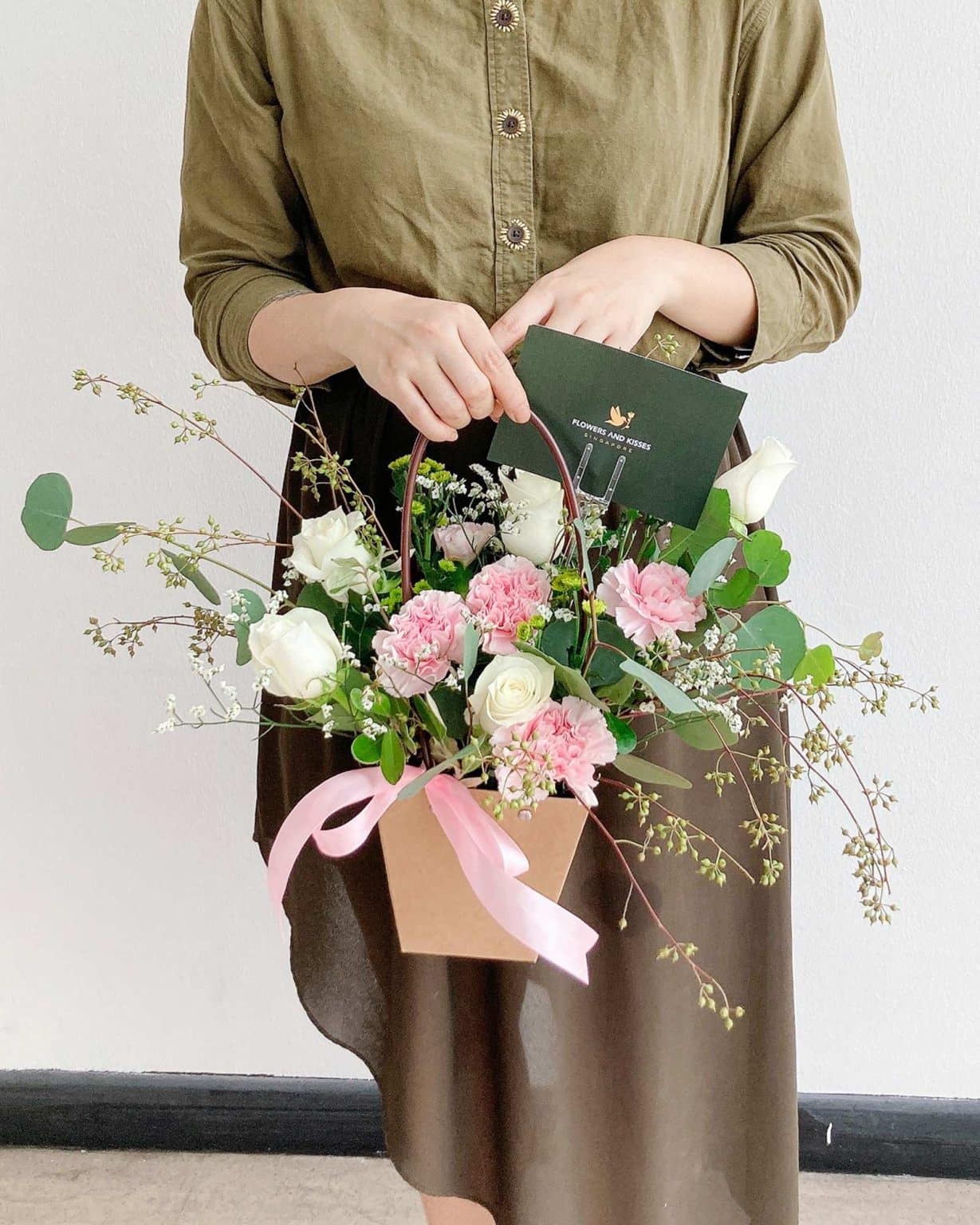 Leah | Flowers and Kisses