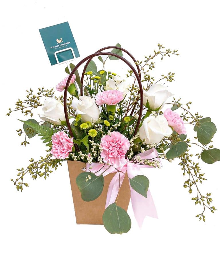 Leah | Flowers and Kisses