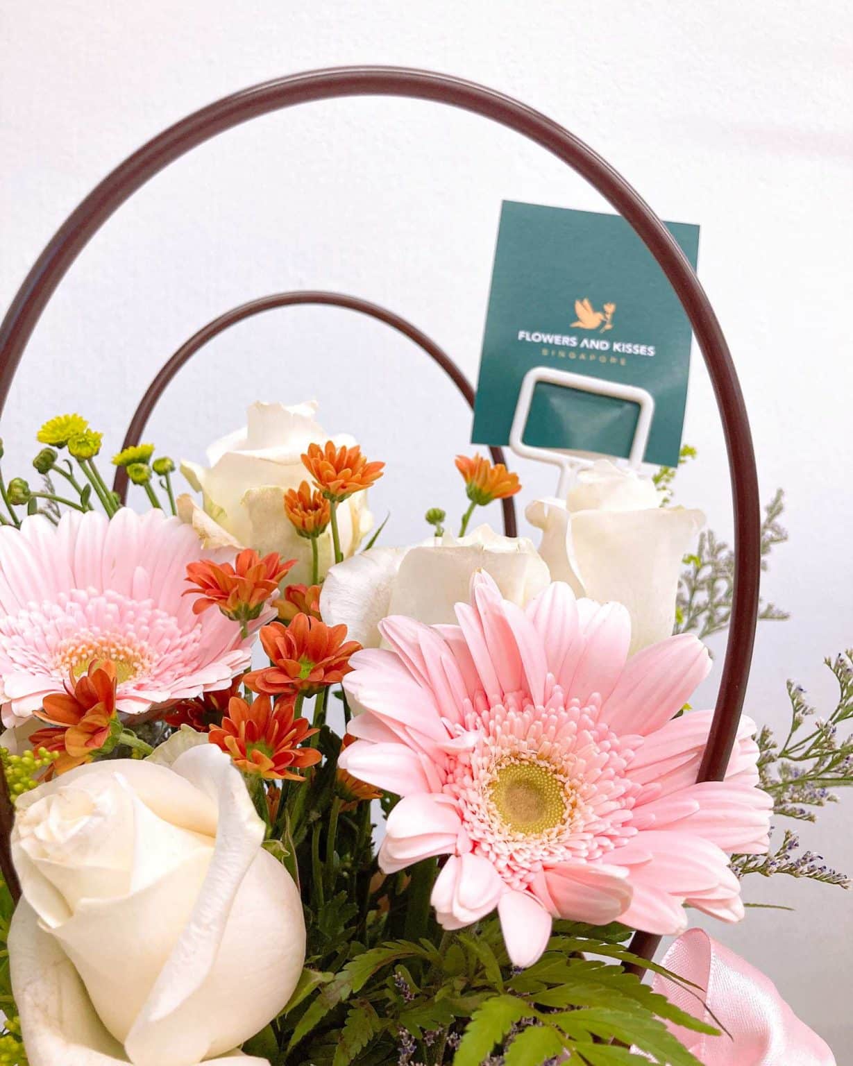 Ada | Flowers and Kisses