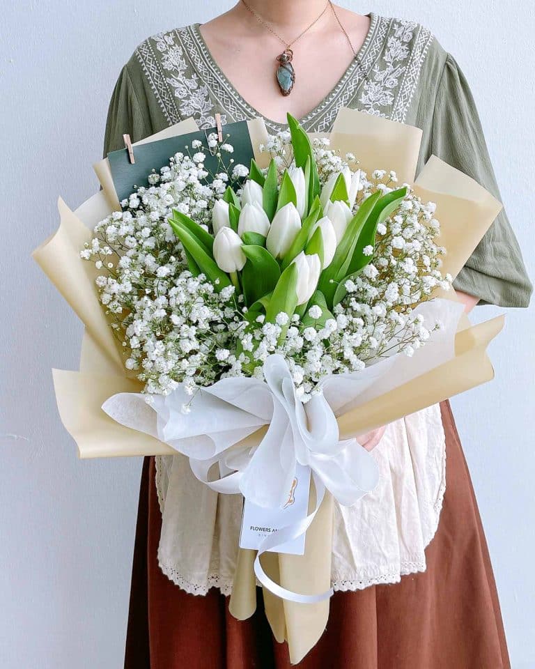 Claire | Flowers and Kisses