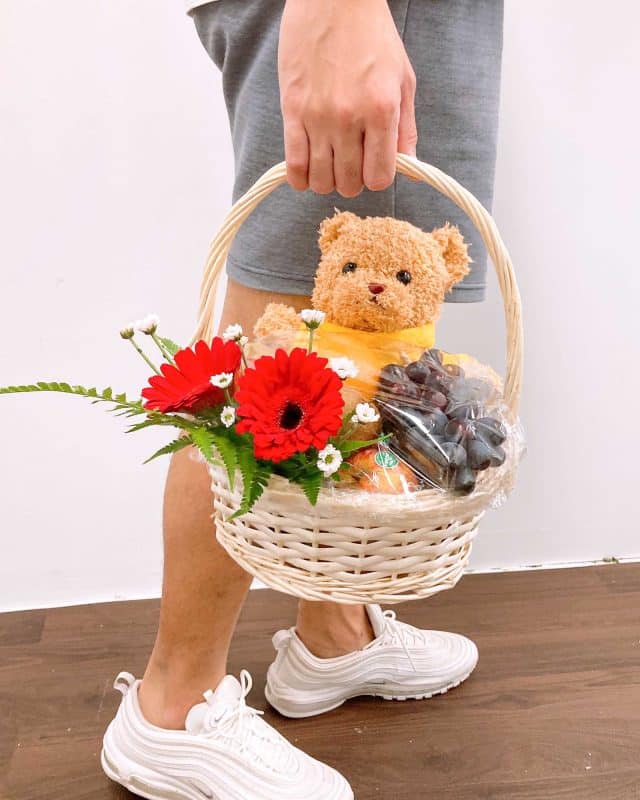 Flower Baskets in Singapore | Flowers & Kisses