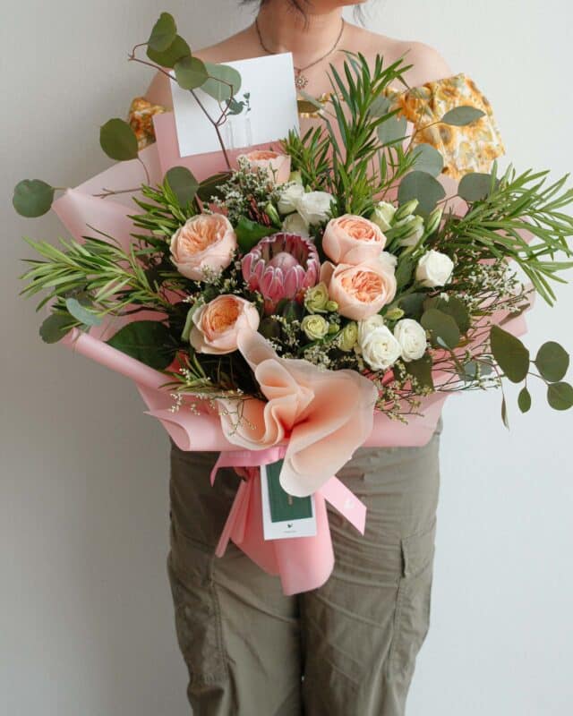 Chloe | Flowers and Kisses