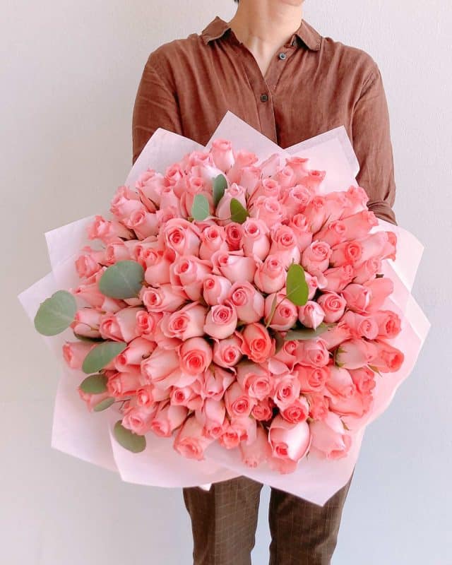 99 Rose Bouquet Singapore | Free Same Day Delivery | Flowers and Kisses